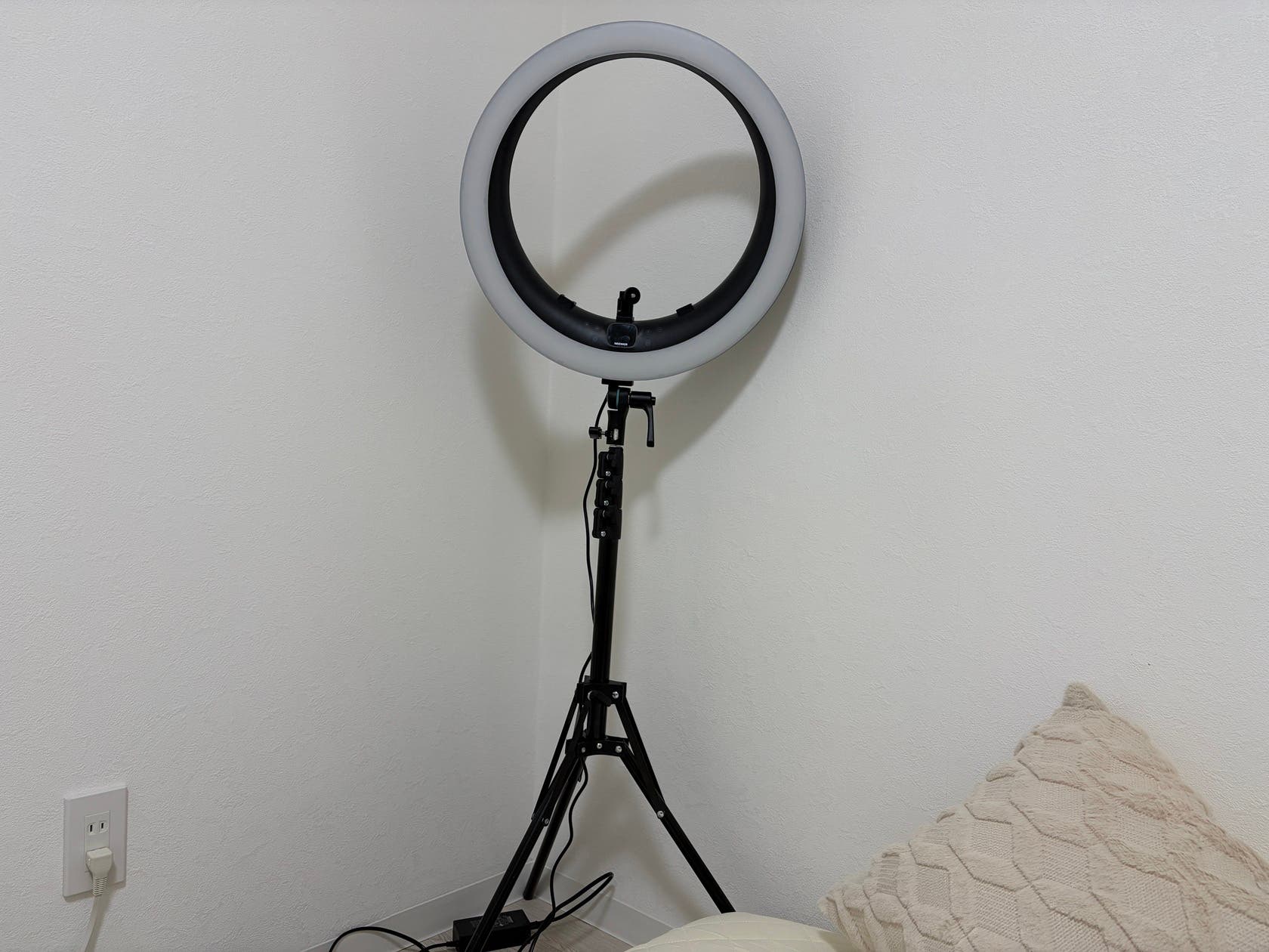 駅近4分｜最大8名｜女子会・映画・宅飲み｜撮影・ライブ配信OK｜キッチン完備の写真3