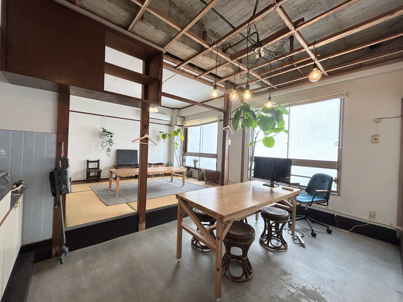 天神南駅徒歩５分。レトロビルの一室を利用したレンタルスペース。の写真1