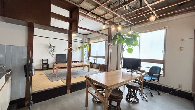 天神南駅徒歩5分。レトロビルの一室を利用したレンタルスペース。の写真1