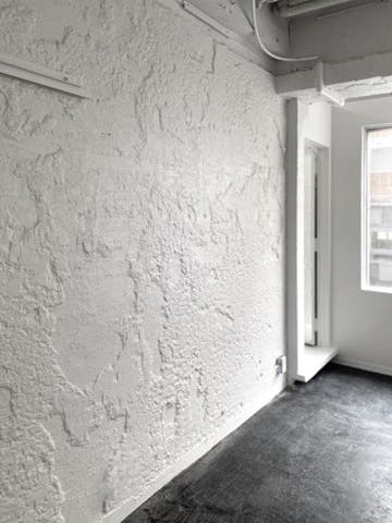 渋谷駅B1出口から4分QFgallery白壁のギャラリースタジオの写真5