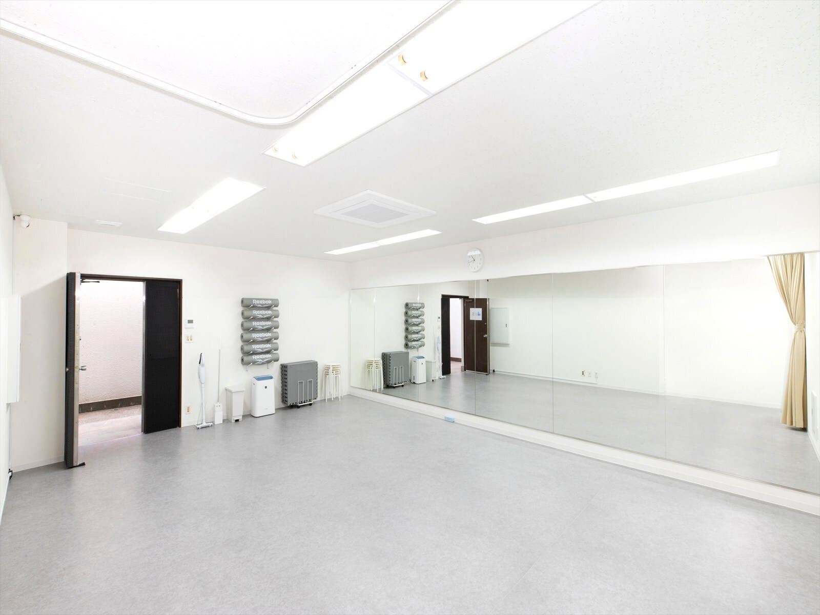 【Studio B】2026年3月Open【戸越銀座駅徒歩4分】大型鏡6.8m/40㎡/Wi-Fi・Bluetoothスピーカーの写真2