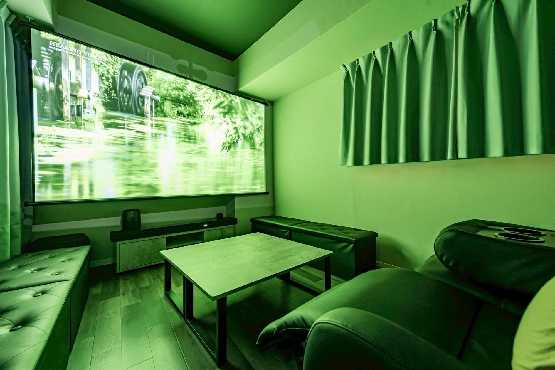 NEW🎊最大16名🉐コスパ💰ﾌﾟﾛｼﾞｪｸﾀ📽️映画🐈‍⬛デート💓ゲーム🎮女子会💗推し活🌟Cinema大阪梅田の写真25