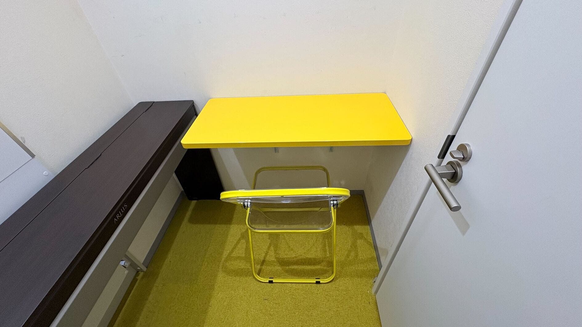 📍センター北駅前✨一人用個室🧑‍💻 静かに集中！Wi-Fi＆モニター完備📲 作業・視聴・物撮りに最適📸の写真1