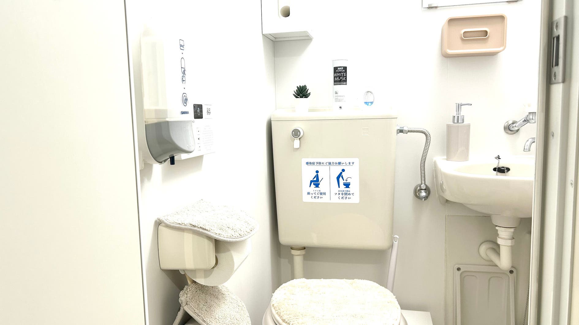 大森駅徒歩4分の好立地✨エステ・アロマ・整体・マッサージなどの多目的の施術に使える充実の設備・備品✨完全個室型のレンタルサロン✨の写真5