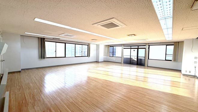 🆕オープン限定特価🉐平塚駅2分地域最大級の広さ116㎡✨大人数レッスン・フォーメーション確認に最適な本格ダンススタジオ💃の写真2