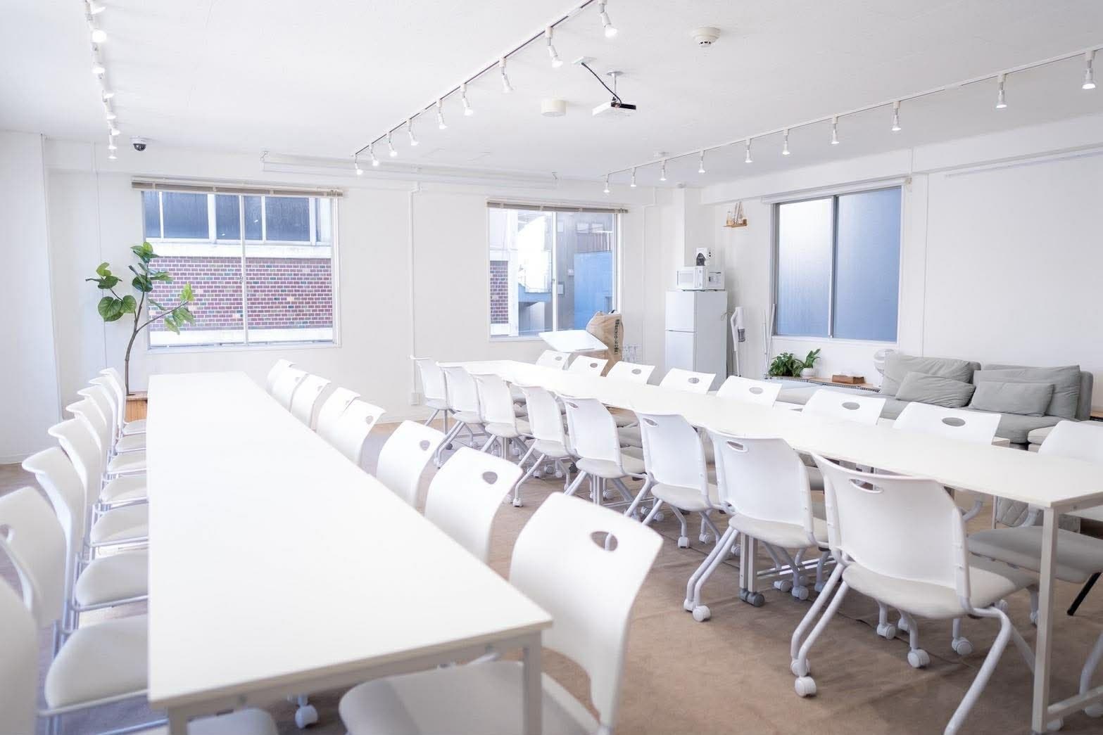 【名古屋駅徒歩3分】10〜30名のセミナーに。参加者の満足度を高める、上質なワンフロア貸切空間の写真2