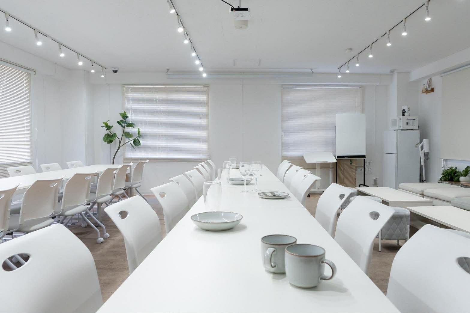 【名古屋駅徒歩3分】10〜30名のセミナーに。参加者の満足度を高める、上質なワンフロア貸切空間の写真3