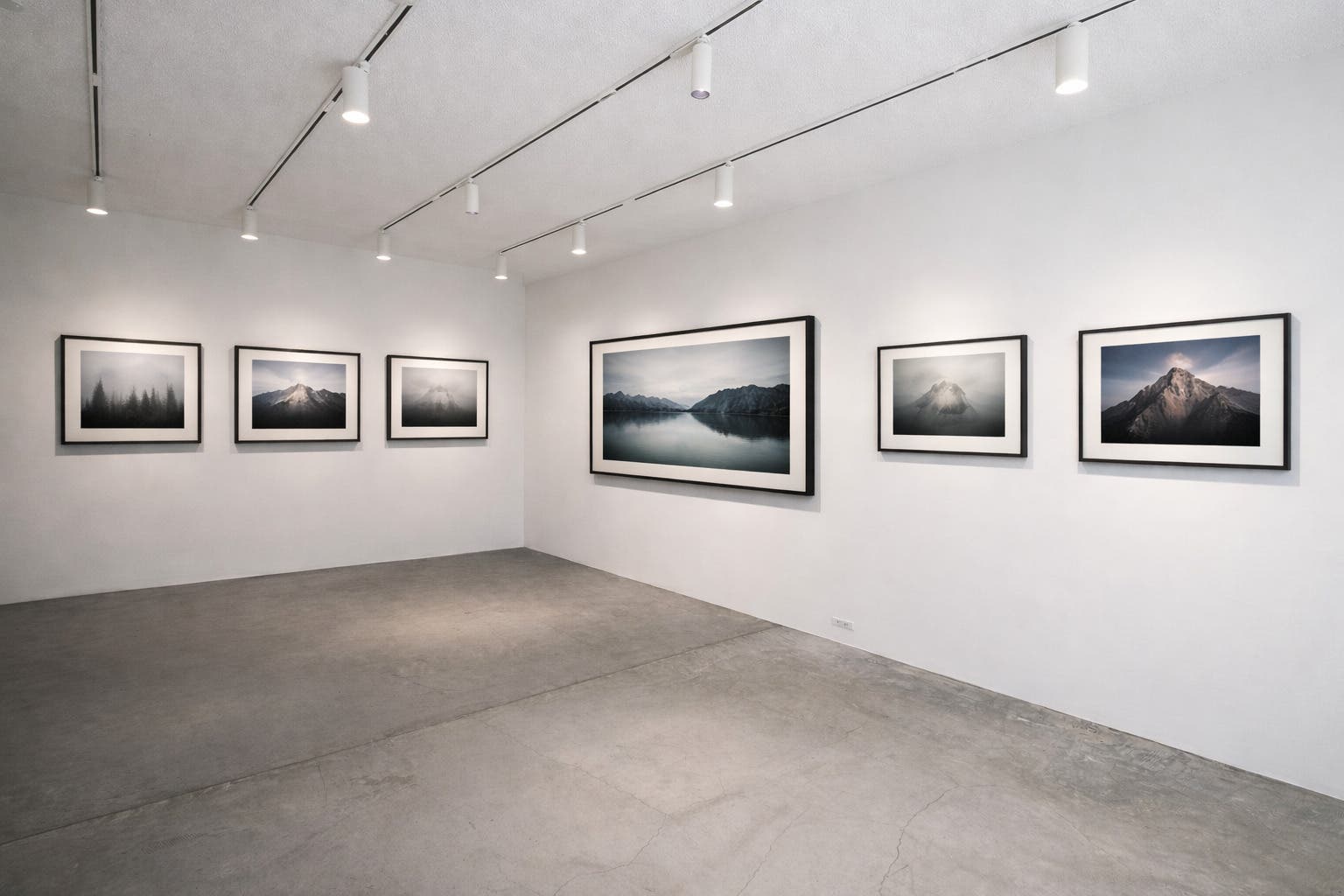 代官山駅から徒歩5分の白箱ミニマルギャラリーの写真1