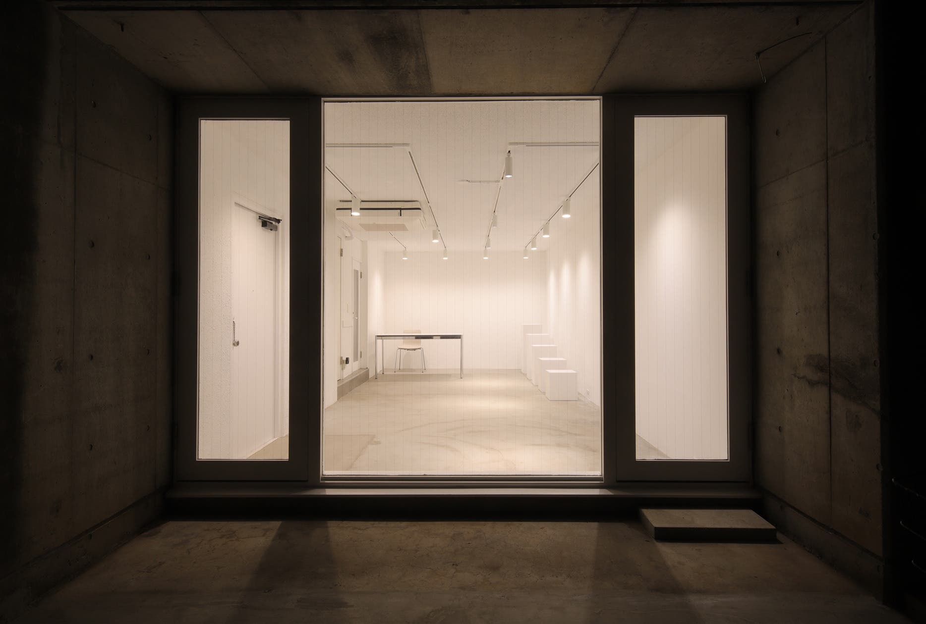 代官山駅から徒歩5分の白箱ミニマルギャラリーの写真4