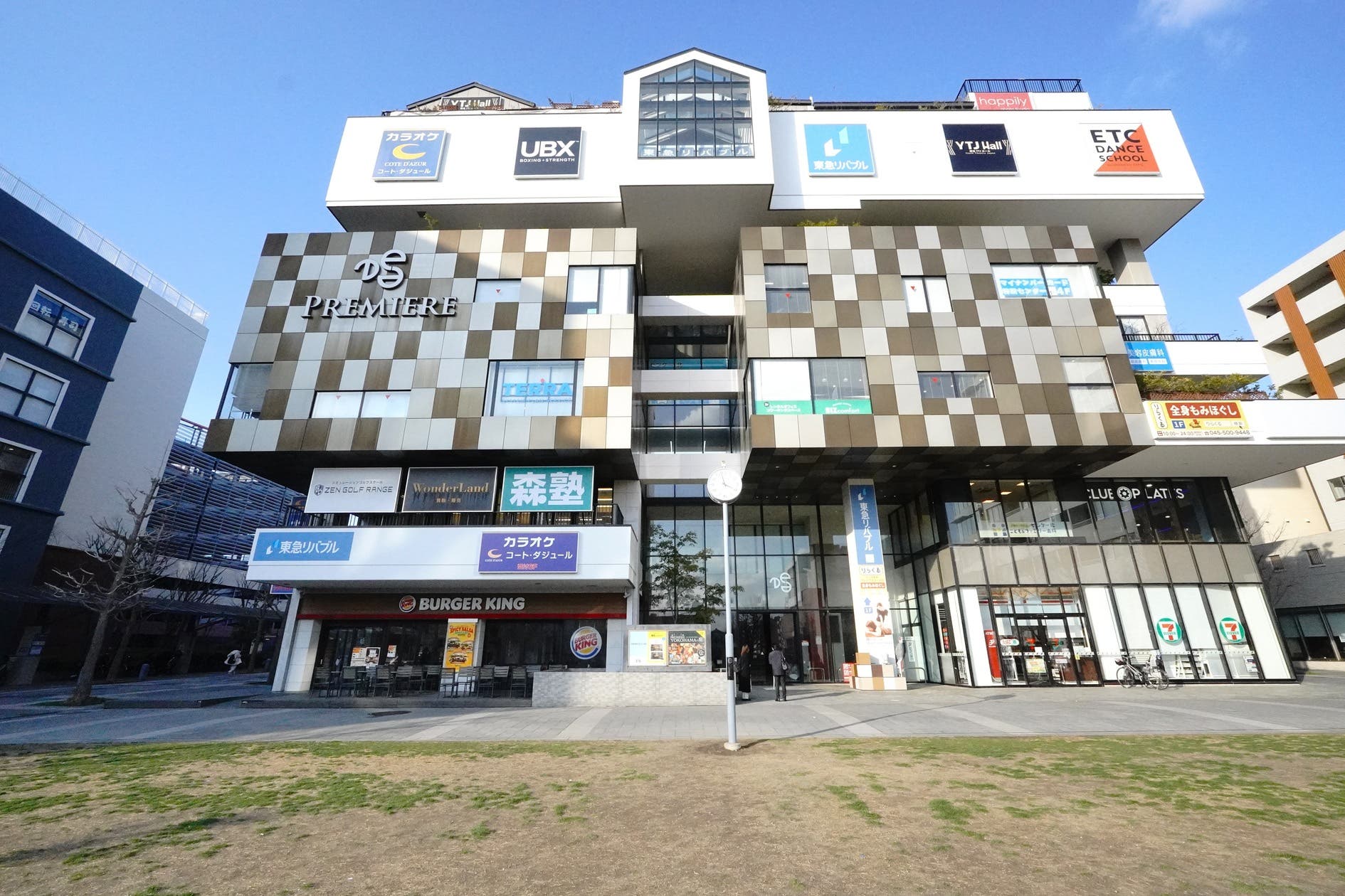 ＜ビズボセンター北駅前No.2＞【換気ファン付完全個室】駅目の前👀徒歩1分🚃Wi-Fi📶電源🔌テレワーク/ZOOMの写真8