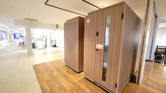 <ビズボセンター北駅前No.3>【換気ファン付完全個室】駅目の前👀徒歩1分🚃Wi-Fi📶電源🔌テレワーク/ZOOMの写真6