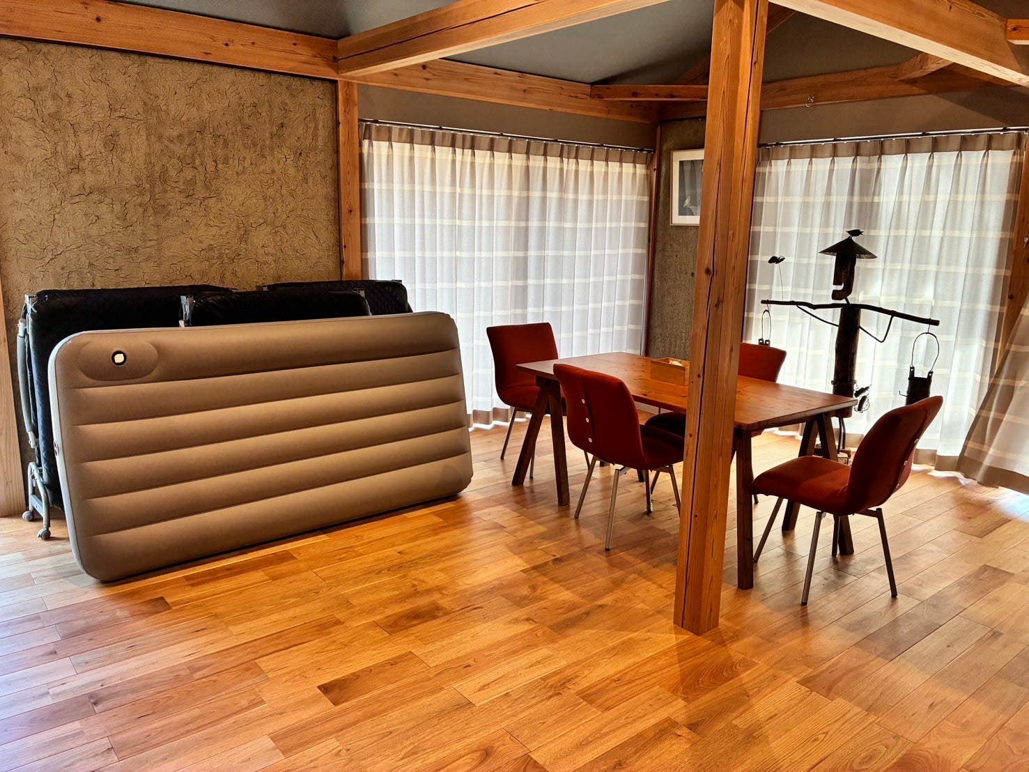 縁側と芝生でゆっくり過ごせる小洒落たバンガローの写真16