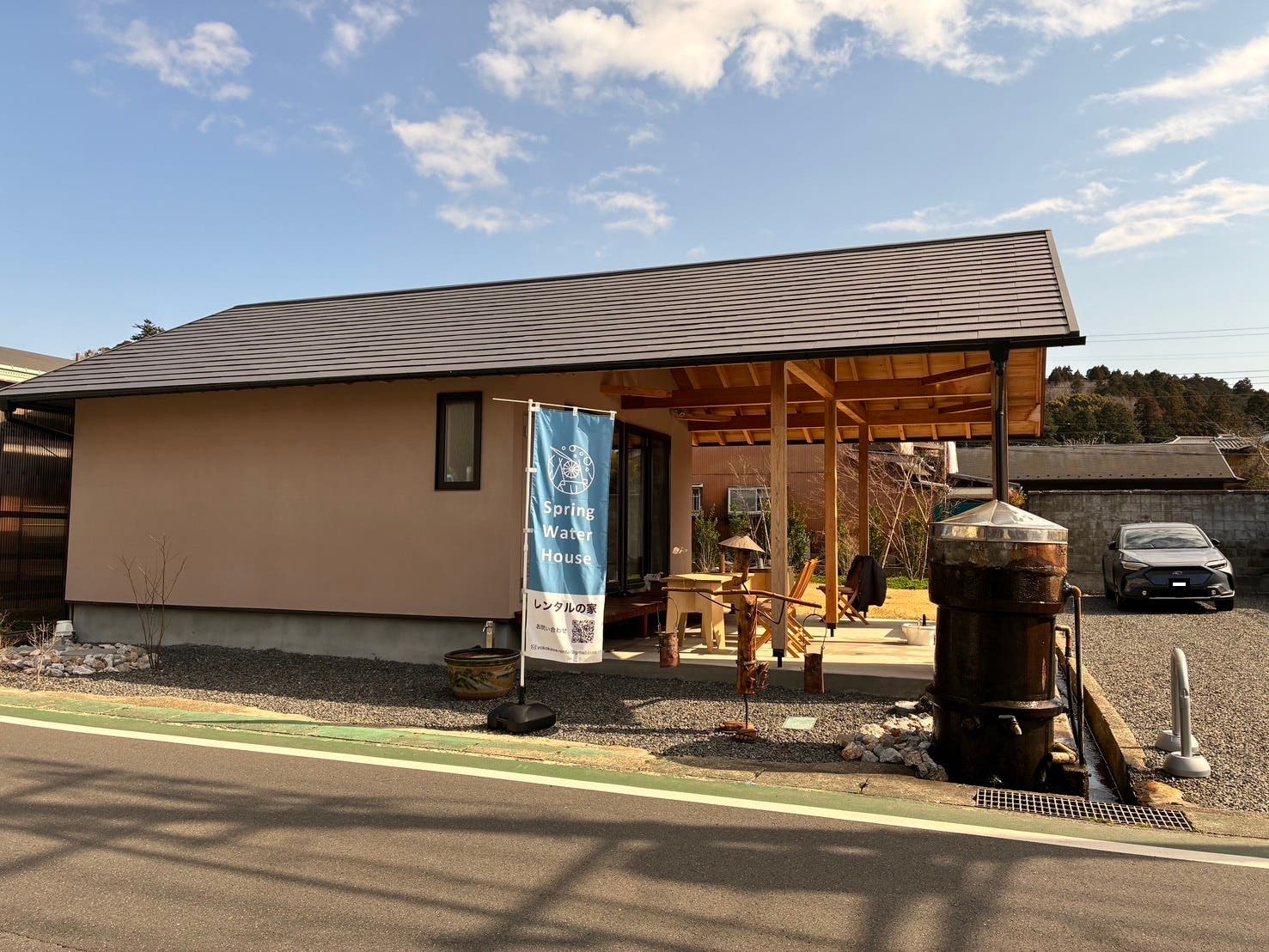 縁側と芝生でゆっくり過ごせる小洒落たバンガローの写真26