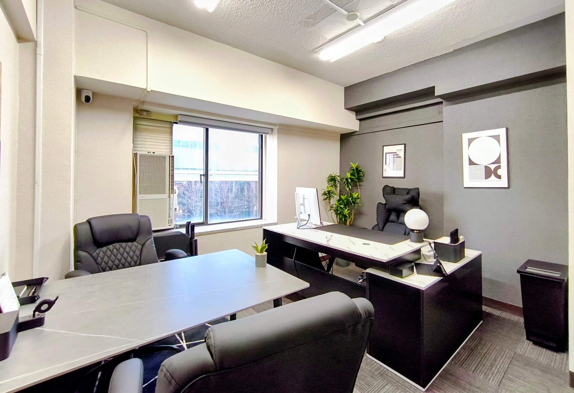 成約を導く勝負拠点｜名駅ルーセント向かいの個室｜士業・コンサルの商談、WEB会議から一人の深い集中ワークまで格上の空間を。の写真1