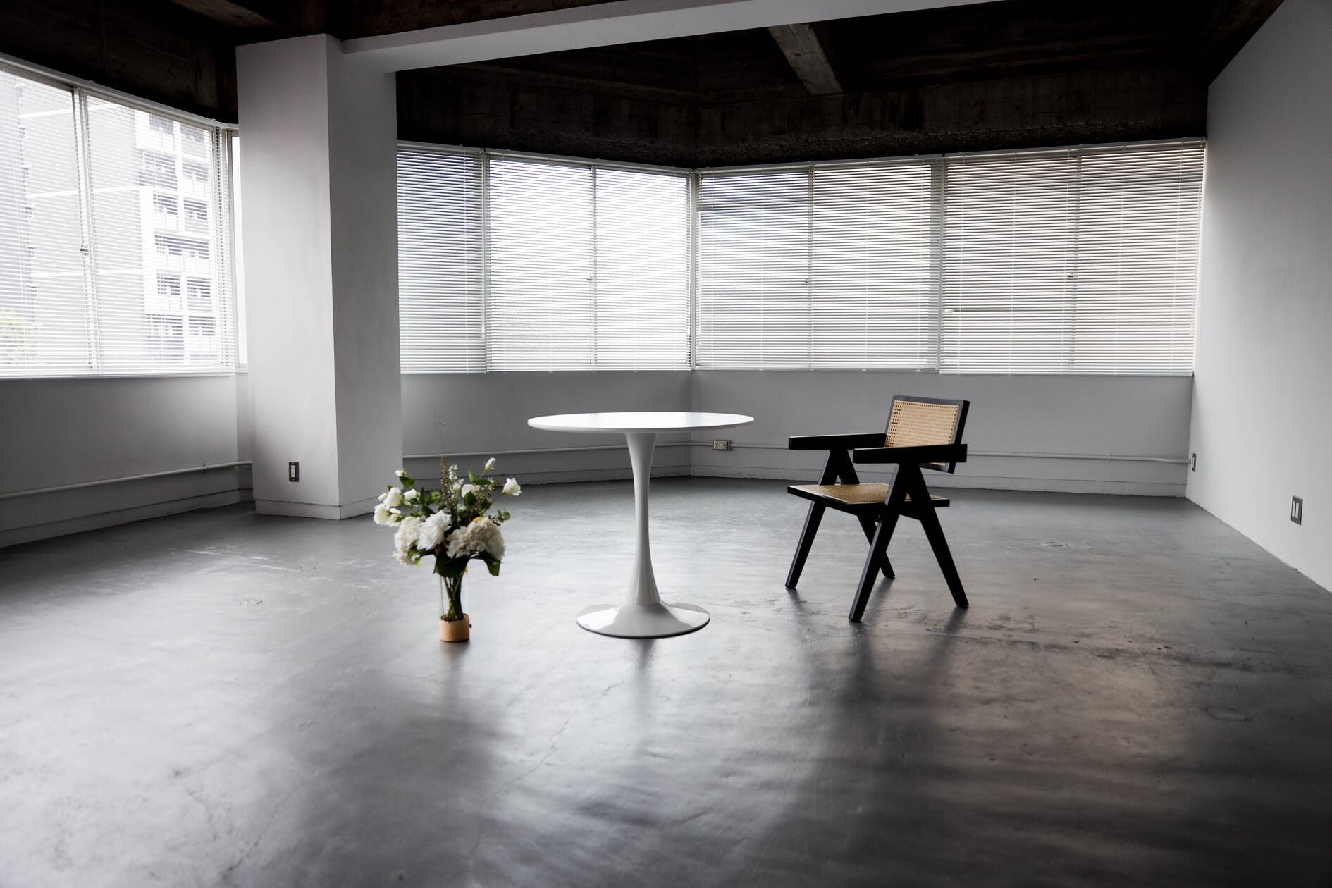 名古屋｜30坪大型撮影スタジオ｜自然光・白壁｜YouTube・MV・商品撮影の写真3