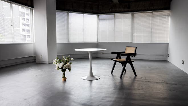 名古屋|30坪大型撮影スタジオ|自然光・白壁|YouTube・MV・商品撮影の写真3