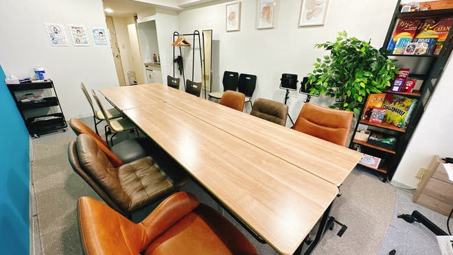 交差点の🌇赤レンガビルが目印🚃神田駅・大手町駅からアクセス良好の10名利用可能な会議スペースです✨の写真3