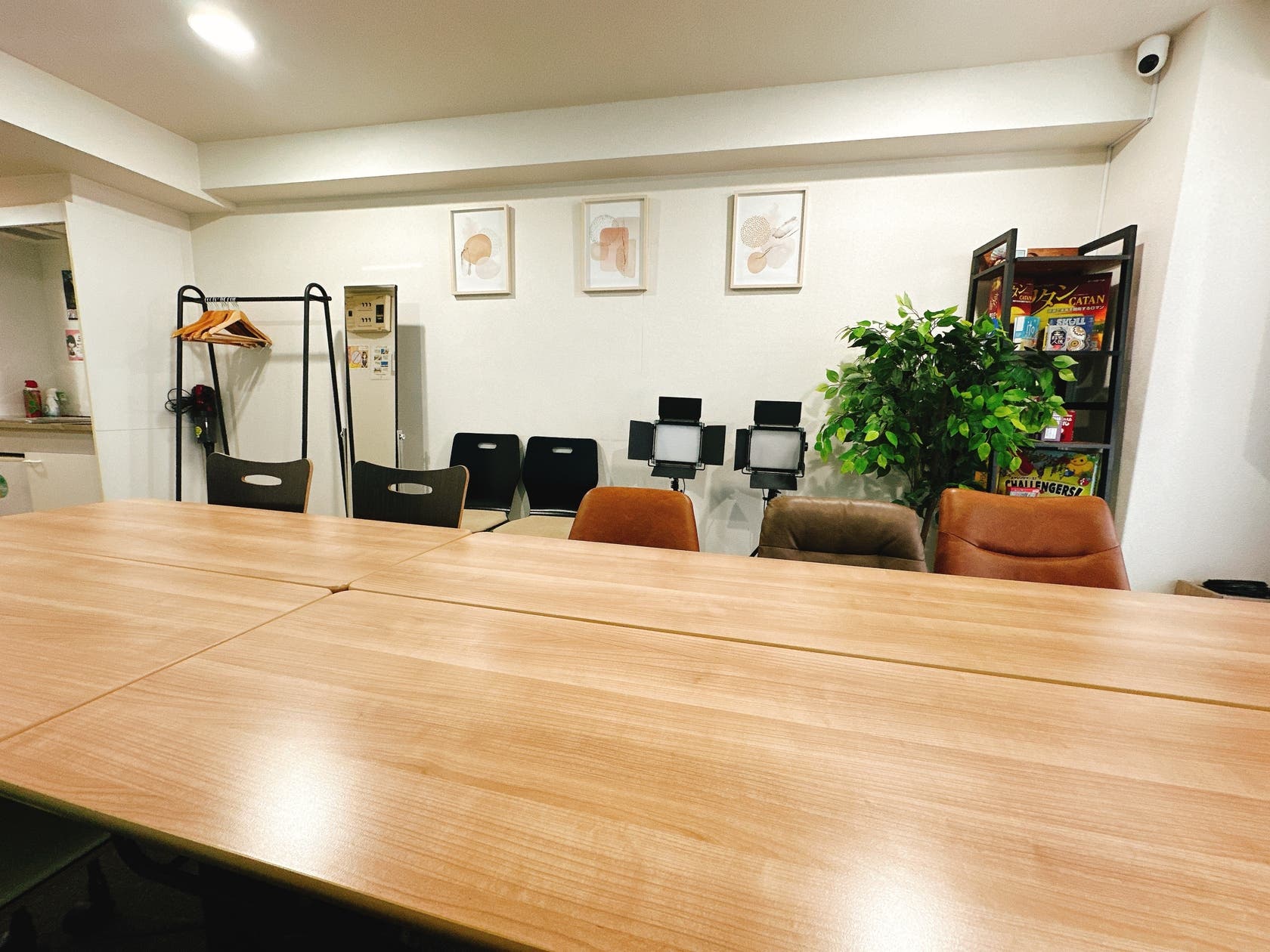 交差点の🌇赤レンガビルが目印🚃神田駅・大手町駅からアクセス良好の10名利用可能な会議スペースです✨の写真5