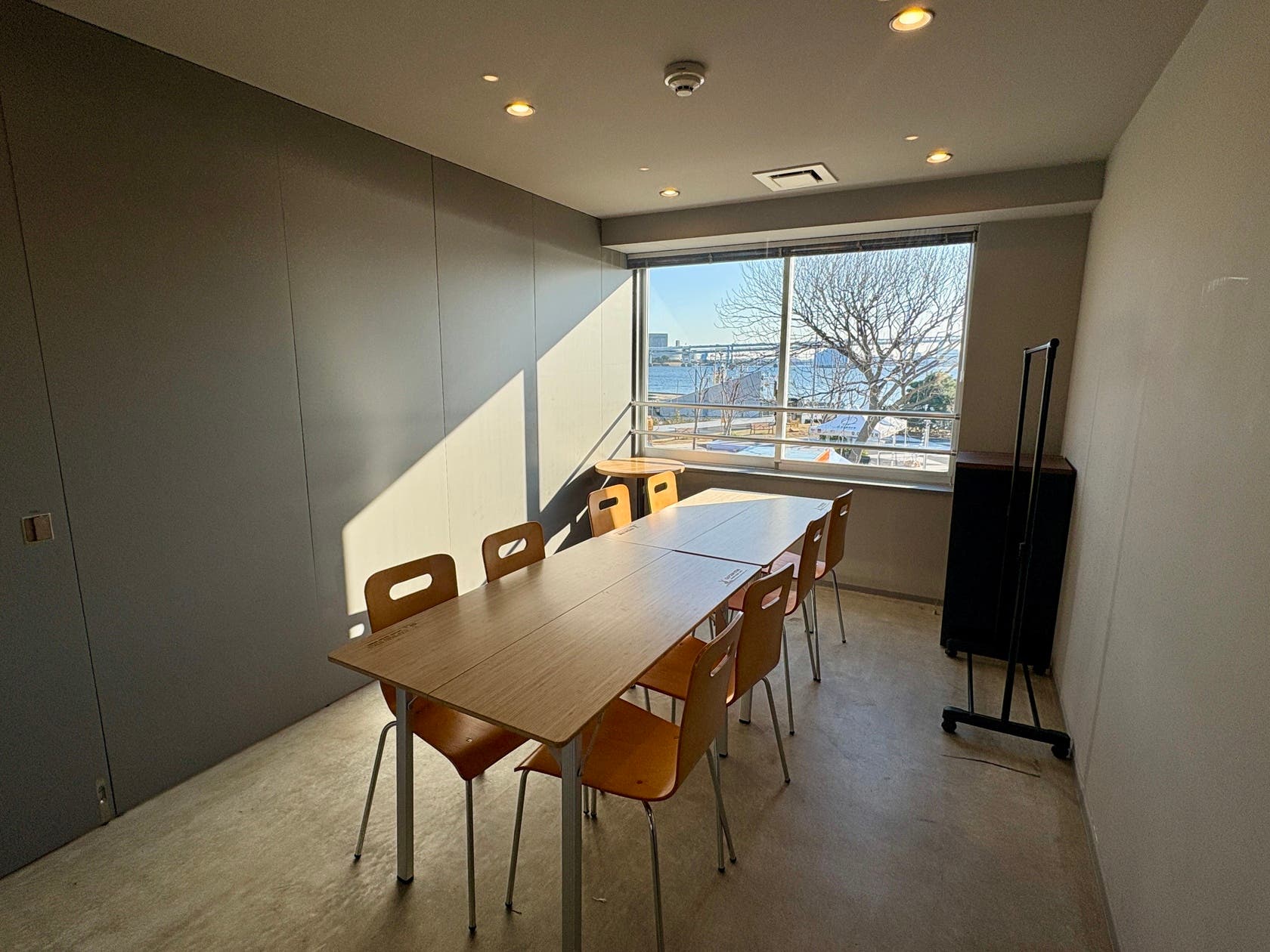 自然光/海/レインボーブリッジ＜B room＞ 撮影やオフサイドミーティングに◎ 新橋からバス1本/駐車場あり/豊洲/勝どきの写真1