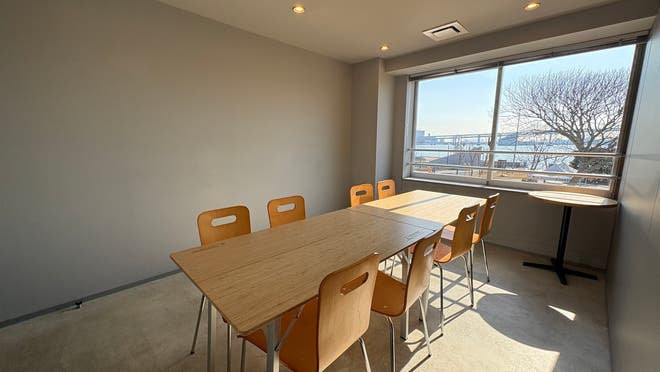 自然光/海/レインボーブリッジ<A room> 撮影やオフサイドミーティングに◎ 新橋からバス1本/駐車場あり/豊洲/勝どきの写真1