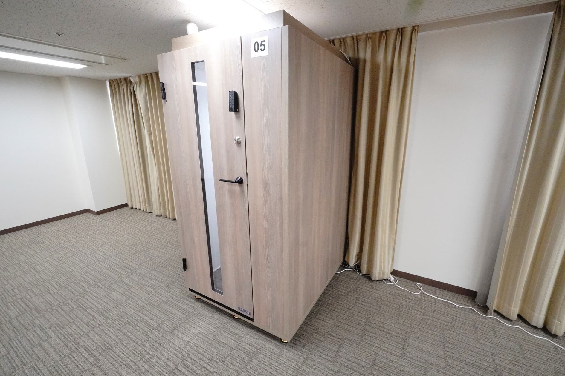 ＜SpemaBOX桜木町ワシントンホテルNo.1＞1人用個室💼駅徒歩1分🚃Wi-Fi📶電源🔌テレワーク/Web面談/作業の写真6