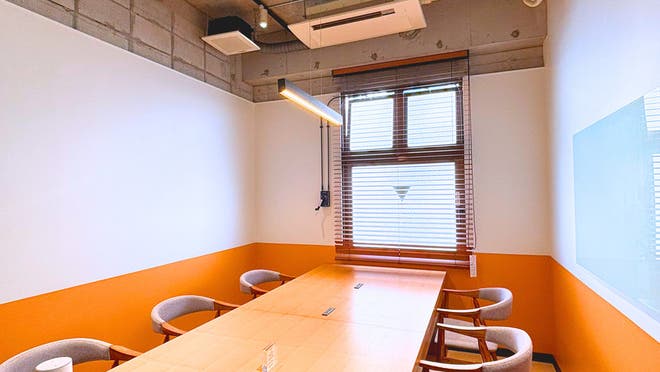 【旭橋駅徒歩5分】リノベーションチームが手掛けた会議室|Wi-Fi・モニター完備|会議や打ち合わせに最適な空間の写真3