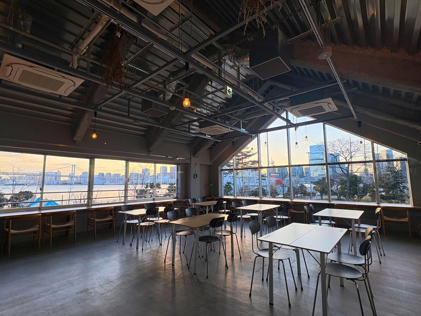 自然光/海/レインボーブリッジ 撮影やオフサイドミーティングに◎ 新橋からバス1本/駐車場あり/豊洲/勝どき/お台場/有明/竹芝の写真2