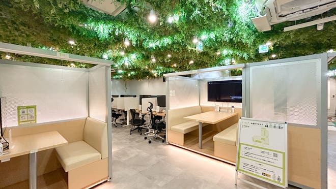 🌟定価6〜30万円の高級チェア席🌟【新宿駅徒歩3分|オープン席】無料Wi-Fi/電源/31.5inモニターの写真16