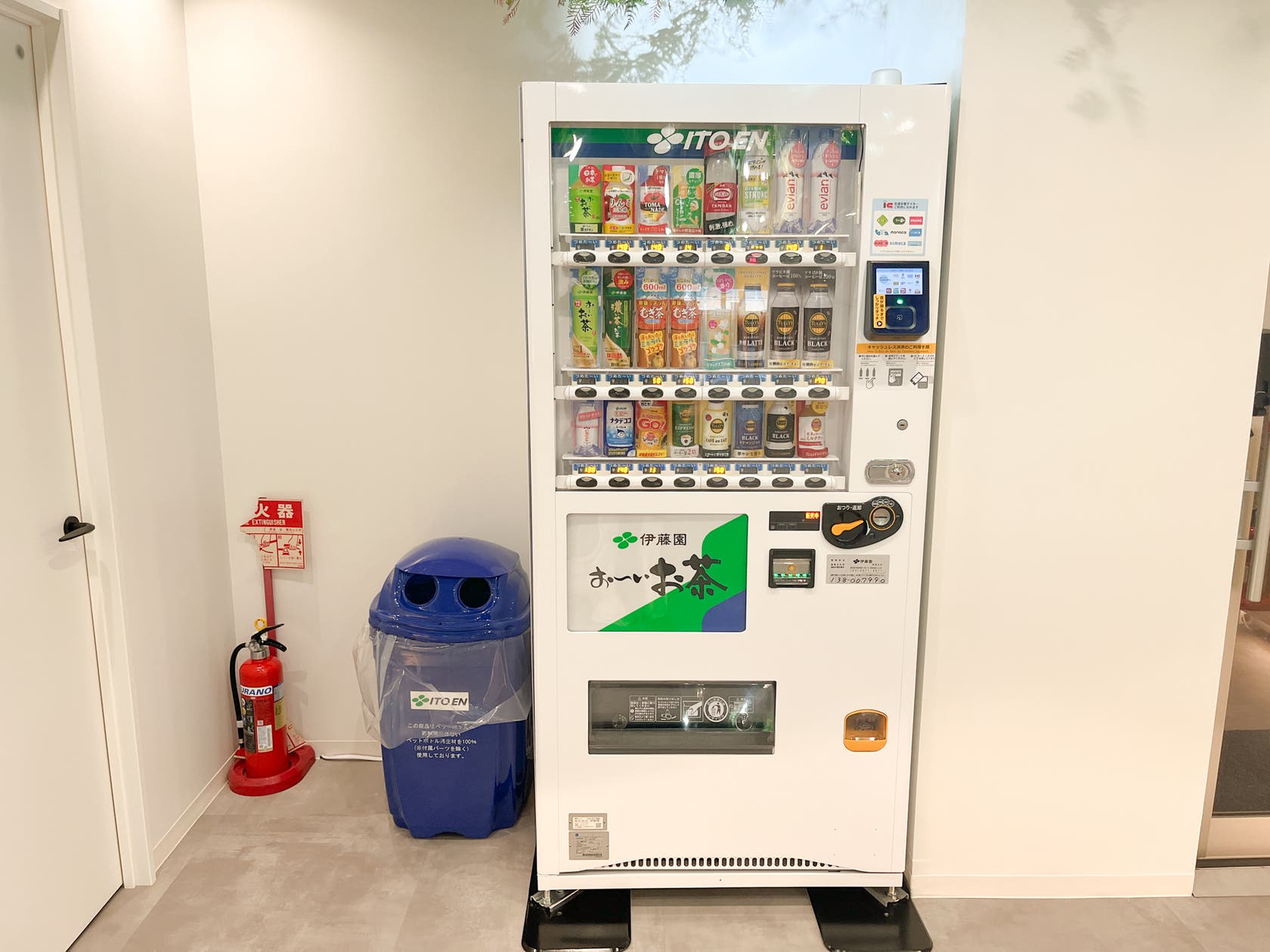 🌟定価6〜30万円の高級チェア席🌟【新宿駅徒歩3分｜オープン席】無料Wi-Fi/電源/31.5inモニターの写真19