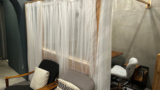 小禄駅から徒歩5分ほど。ネイル、カウンセリング、占い、などにも。の写真5