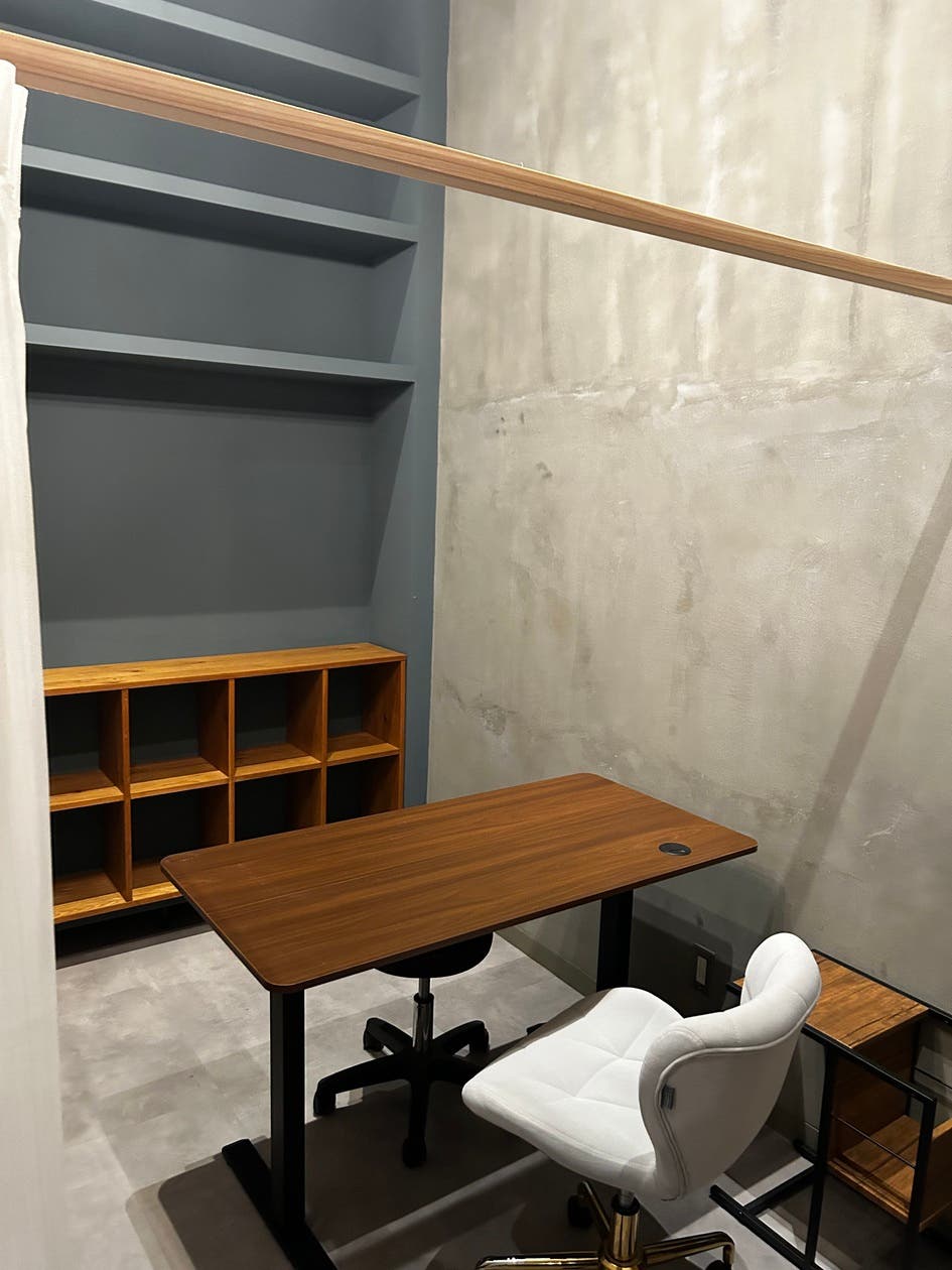 小禄駅から徒歩5分ほど。ネイル、カウンセリング、占い、などにも。の写真6