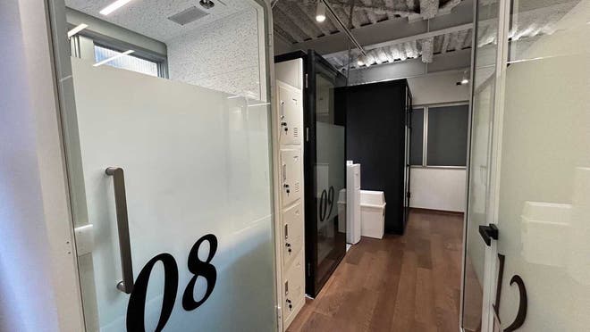 神保町駅徒歩2分。全室防音個室でイヤホン無しのWeb会議や集中作業に最適なワークスペースの写真3