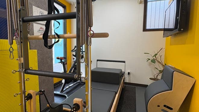 ピラティスインストラクター必見!辻堂駅西口徒歩9分・韓国製マシンピラティス完備・無料駐車場完備の写真1