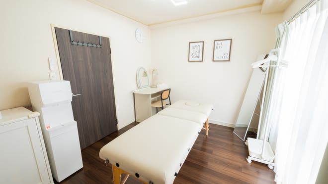 【🎉オープン記念価格】浦安駅4分/完全個室レンタルサロンナ🍃チュラルで上質な大人空間⭐無料備品多数⭐の写真1