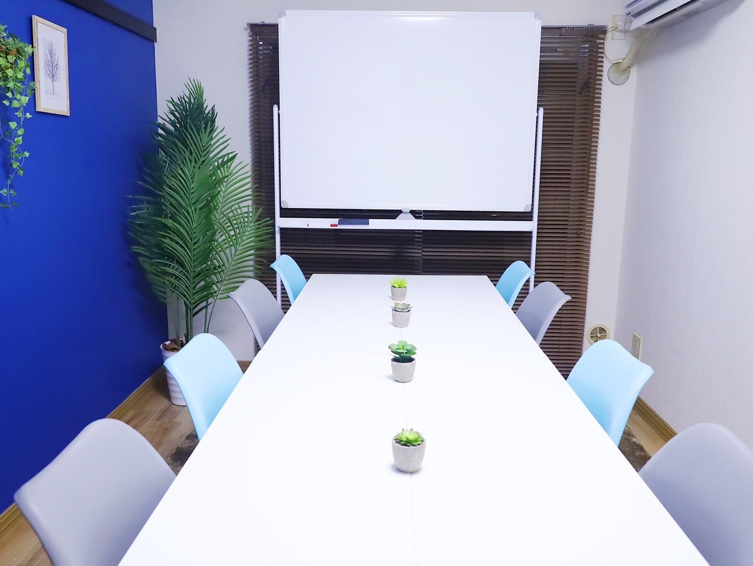 武蔵小杉駅徒歩２分/１階/最大12名/光回線Wi-Fi（無料）/会議室/テレワーク/撮影など【静か・明るい・綺麗】の写真2