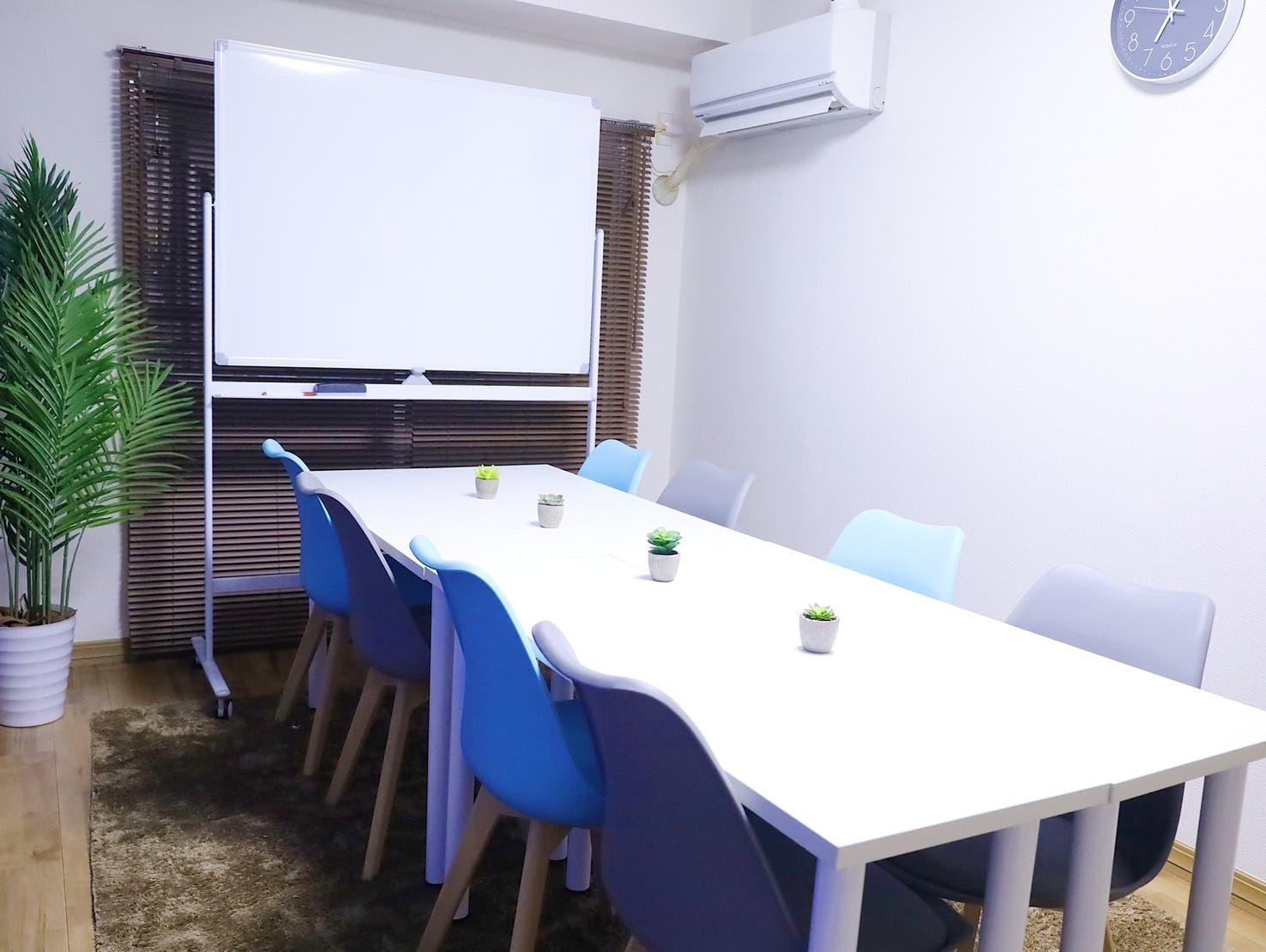 武蔵小杉駅徒歩２分/１階/最大12名/光回線Wi-Fi（無料）/会議室/テレワーク/撮影など【静か・明るい・綺麗】の写真3