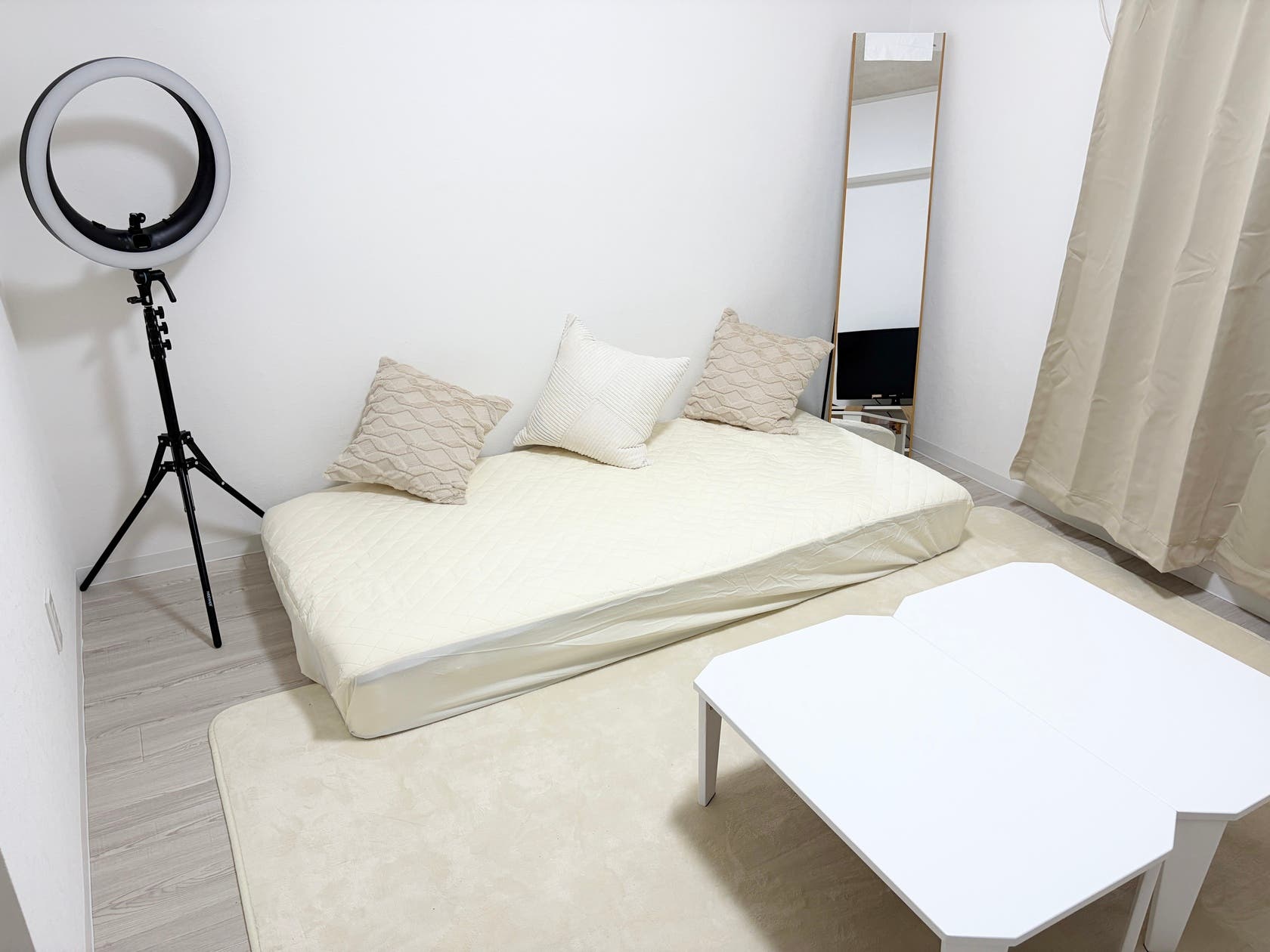 栄駅近4分｜最大8名｜女子会・映画・宅飲み｜撮影・ライブ配信OK｜キッチン完備の写真4