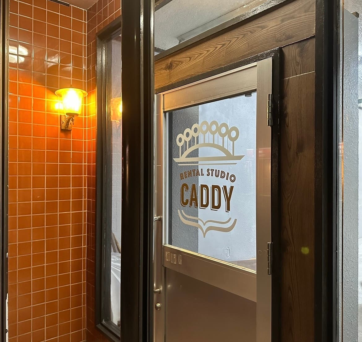 与那原町にある「気軽に利用できるおしゃれな空間」をコンセプトにしたレンタルスタジオです。ダンス、撮影、ヨガなどに！の写真3