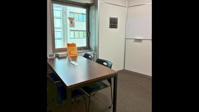 3/5 OPEN✨秋葉原駅/徒歩5分✅直前でも予約可能✅少人数での打ち合わせ✅一人での作業に最適✅ビジネス向けのコンパクト会議室の写真4