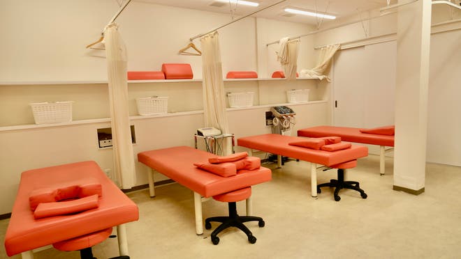 【宇都宮駅エリア】清潔・明るいサロンスペース☆エステ・マッサージ☆貸出オプションあり☆(スペース1)の写真1