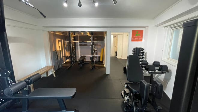 大井町線上野毛駅3分‼スミス/ラット/アブダクター完備 広々45㎡、贅沢プライベートジムの写真1