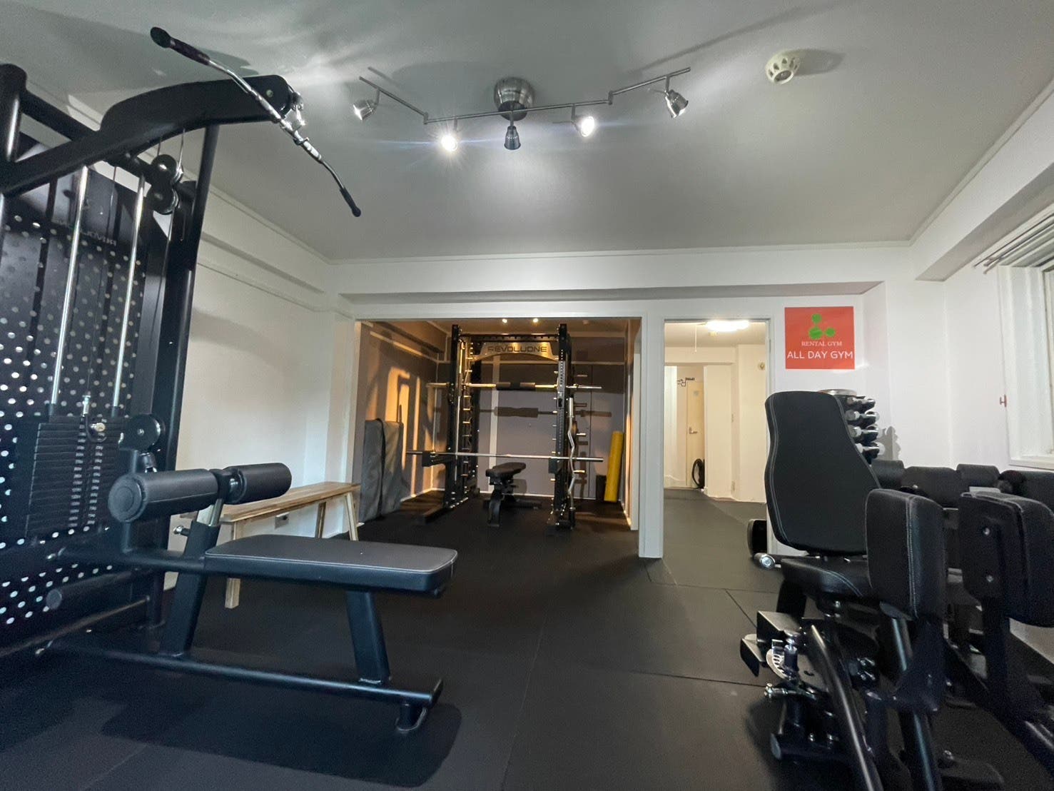 大井町線上野毛駅3分‼スミス/ラット/アブダクター完備 広々45㎡、贅沢プライベートジムの写真5