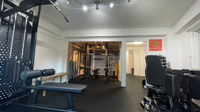 大井町線上野毛駅3分‼スミス/ラット/アブダクター完備 広々45㎡、贅沢プライベートジムの写真5