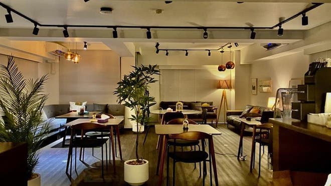 ✨3~4月値下げ中✨【茅場町3番出口すぐ】🌟おしゃれカフェ風空間を貸切🌟パーティー・イベント・撮影に最適❕大型モニター付✨の写真3