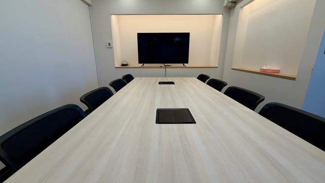 ✨3~4月値下げ中✨【茅場町駅0分】8F Room B /会議や商談に最適!モニター・ホワイトボード付きの写真2