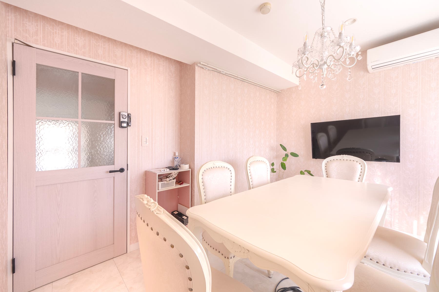 スペモ💻ペット可🐶会議📌ワークショップ🪵撮影📸推し活🎀配信🎞️勉強会📚控え室🎥803_Cherish Roomの写真2