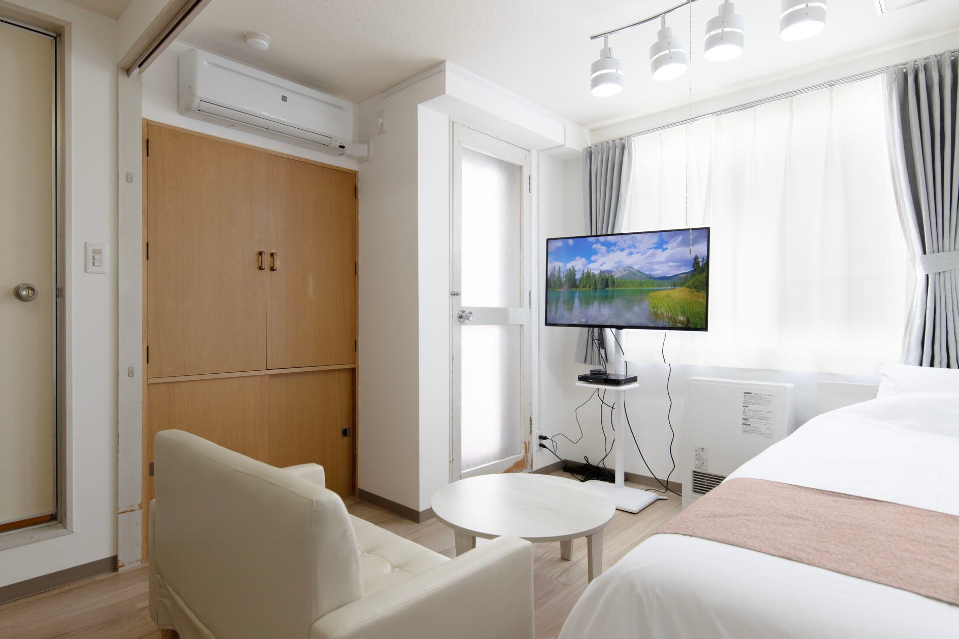 ✨期間限定OPEN✨【西18丁目駅徒歩2分】休憩や動画鑑賞に🎵無料Wi-Fi🎵『703』の写真9