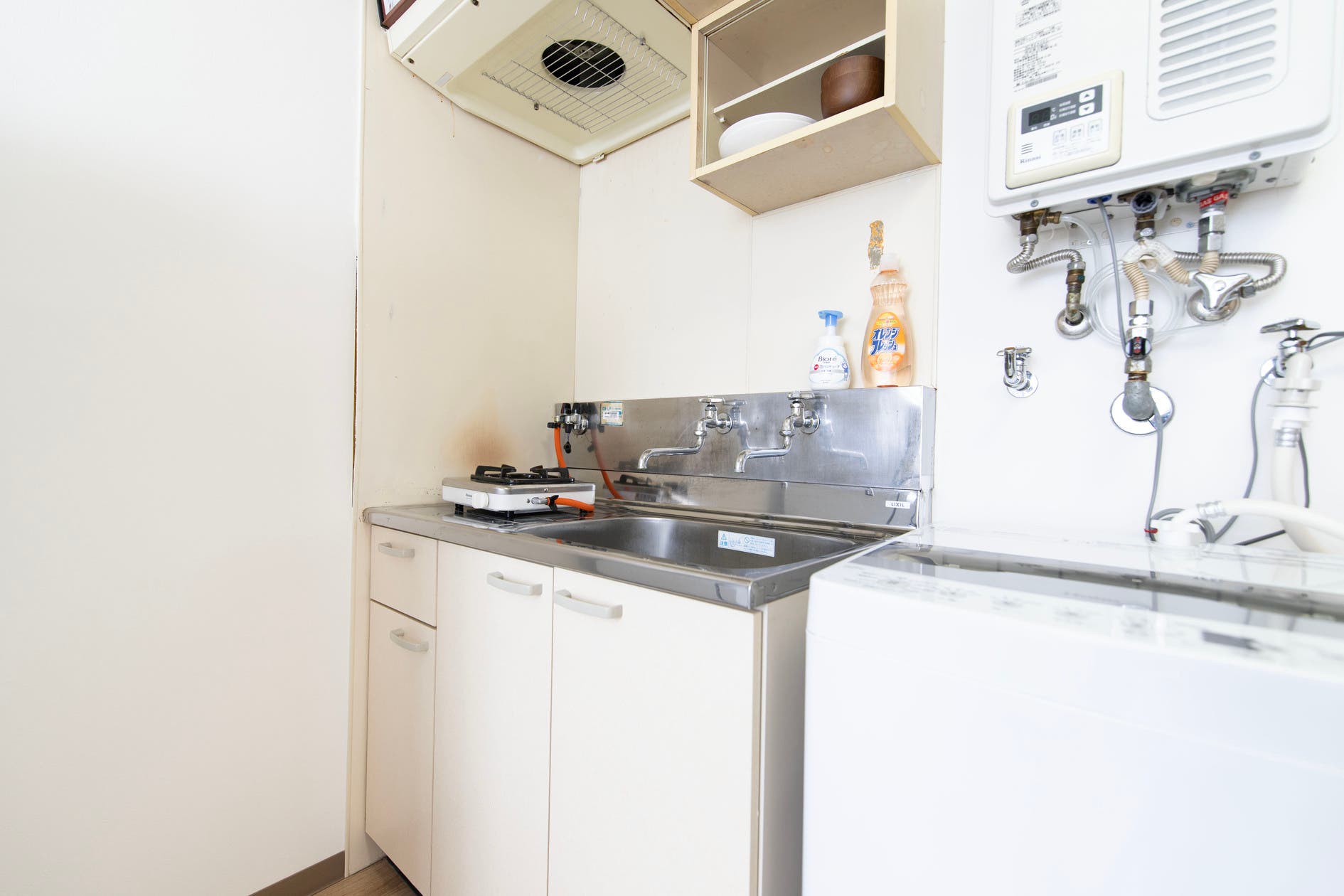 ✨期間限定OPEN✨【西18丁目駅徒歩2分】休憩や動画鑑賞に🎵無料Wi-Fi🎵『703』の写真2