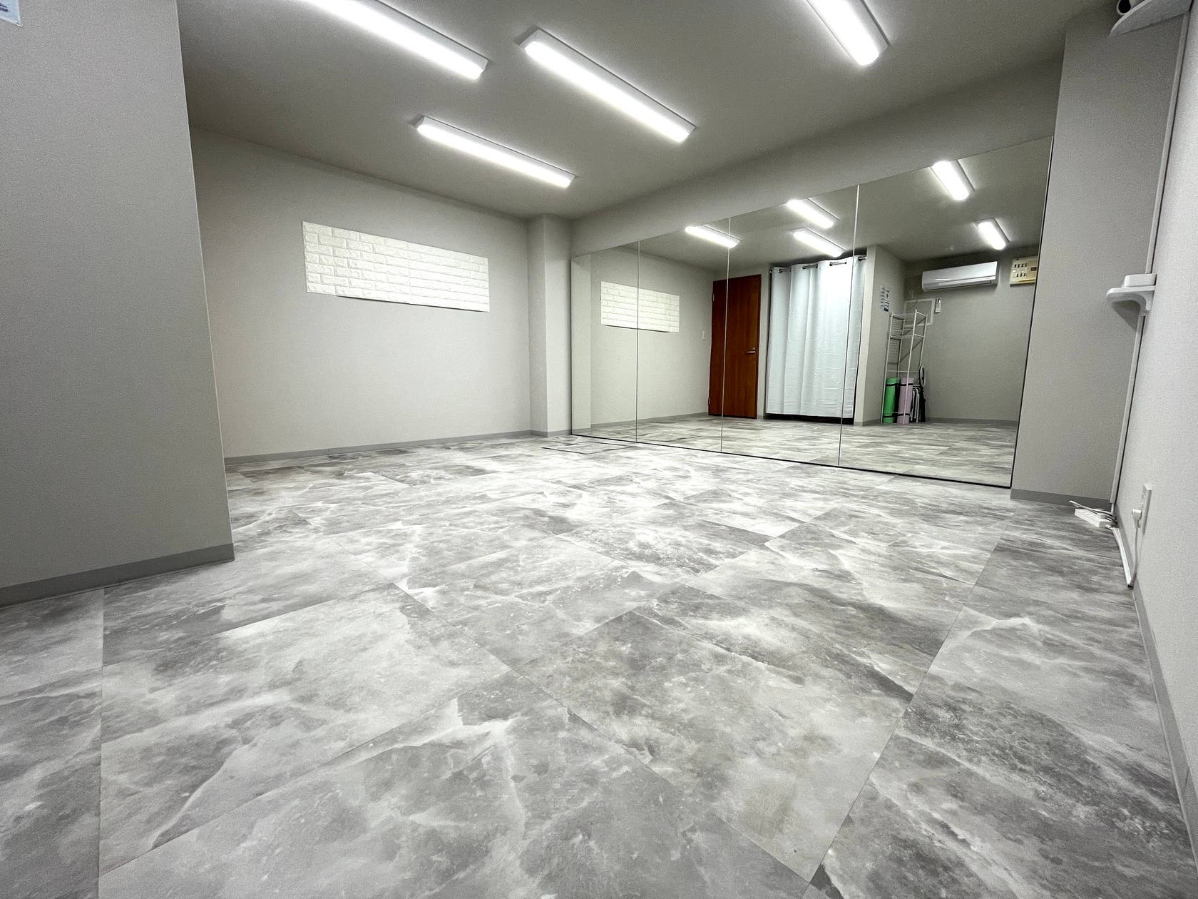 【🎉2026年3月14日オープン✨リノベ済スペース✨】北参道駅1分🚶 少人数ダンス・ヨガに最適✨ 明るくキレイなスタジオ✨の写真1