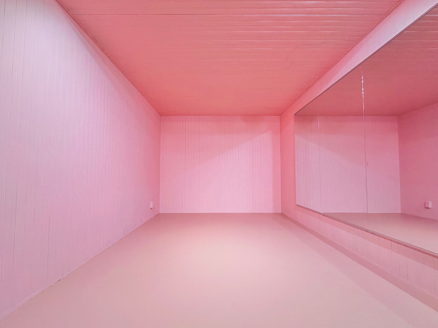 ベストホスト運営✨Tiktok撮影に最適なレンタルスペース・ダンススタジオ！フィットネス/動画撮影【2F】ベースカラー：ピンクの写真1